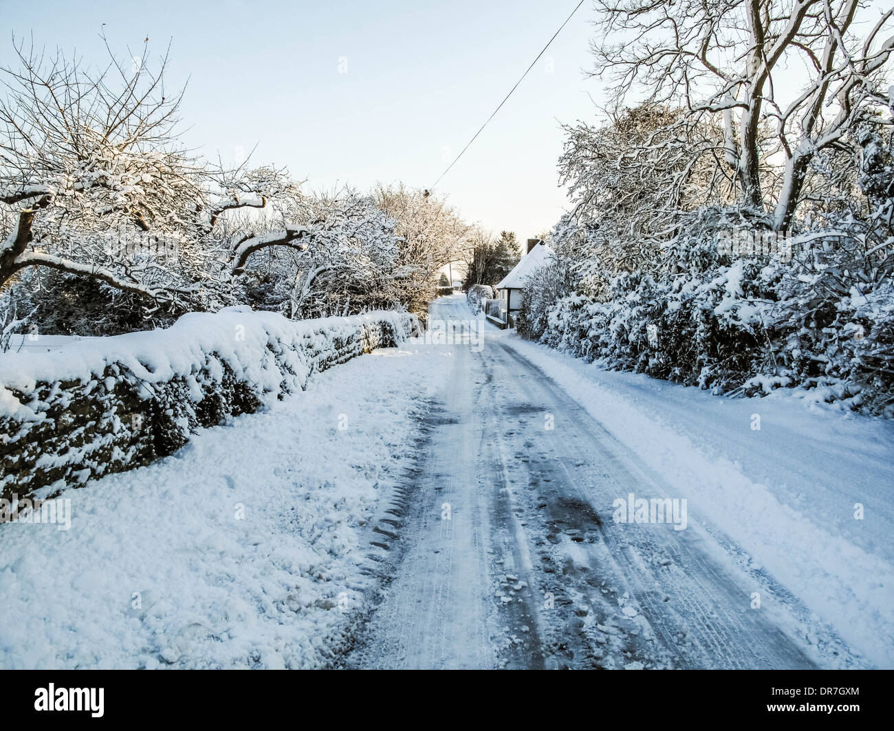 Snow covered Kent country landscape in UK Stock Photo - Alamy