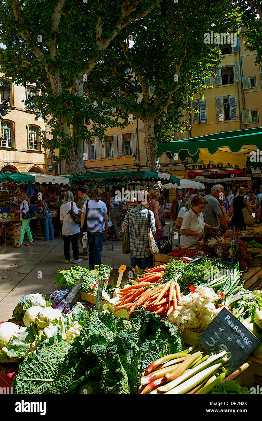 Morning market at the Place Richelme, Aix-en-Provence, France Stock ...