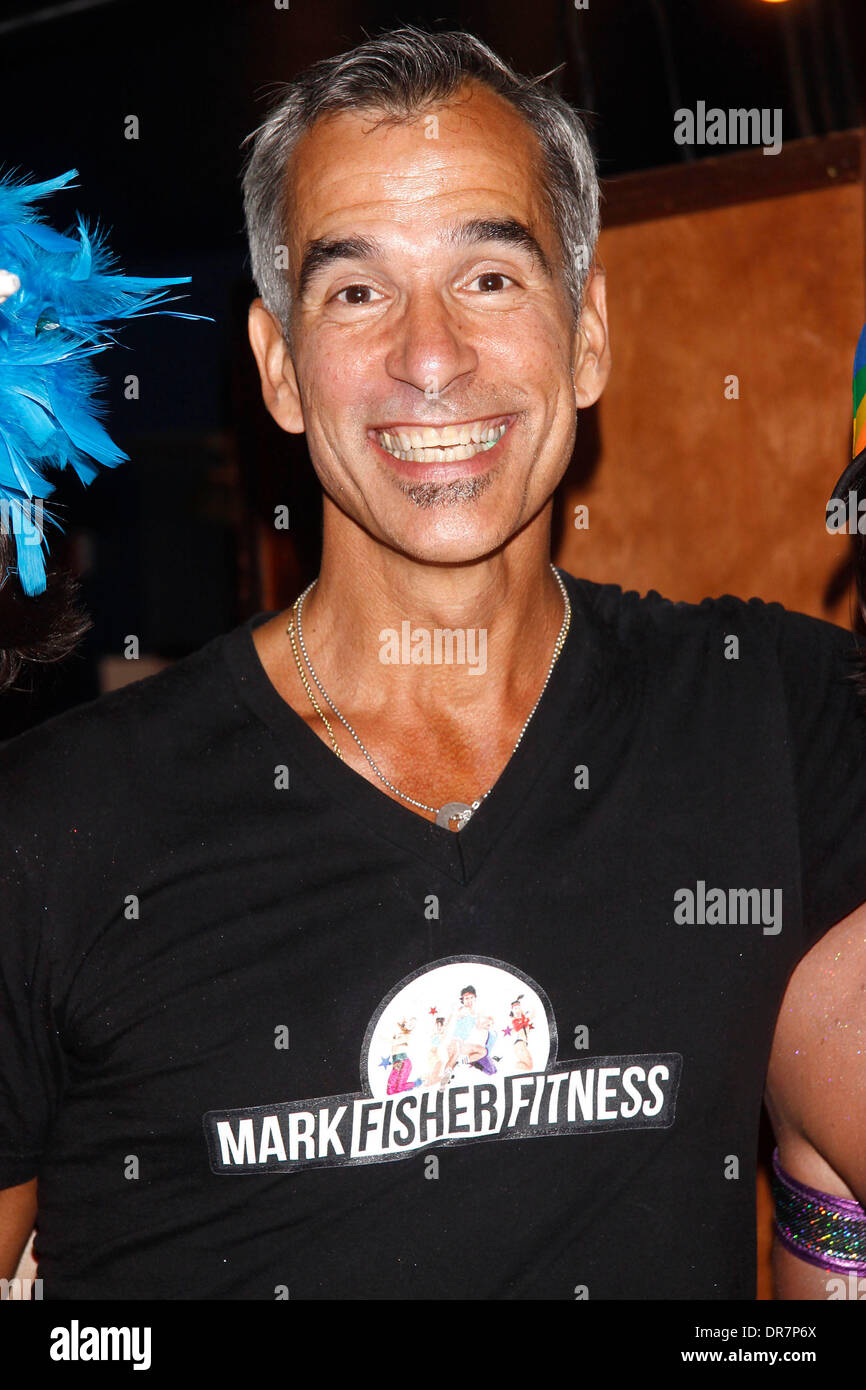 Jerry mitchell broadway bares 22 hi-res stock photography and images ...