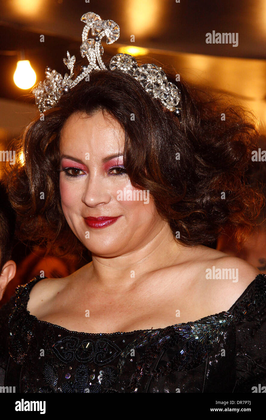 Jennifer tilly broadway bares 22 hi-res stock photography and images ...