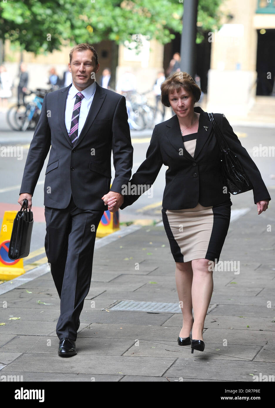 PC Simon Harwood (L)arrives at Southwark Crown Court to stand trial ...