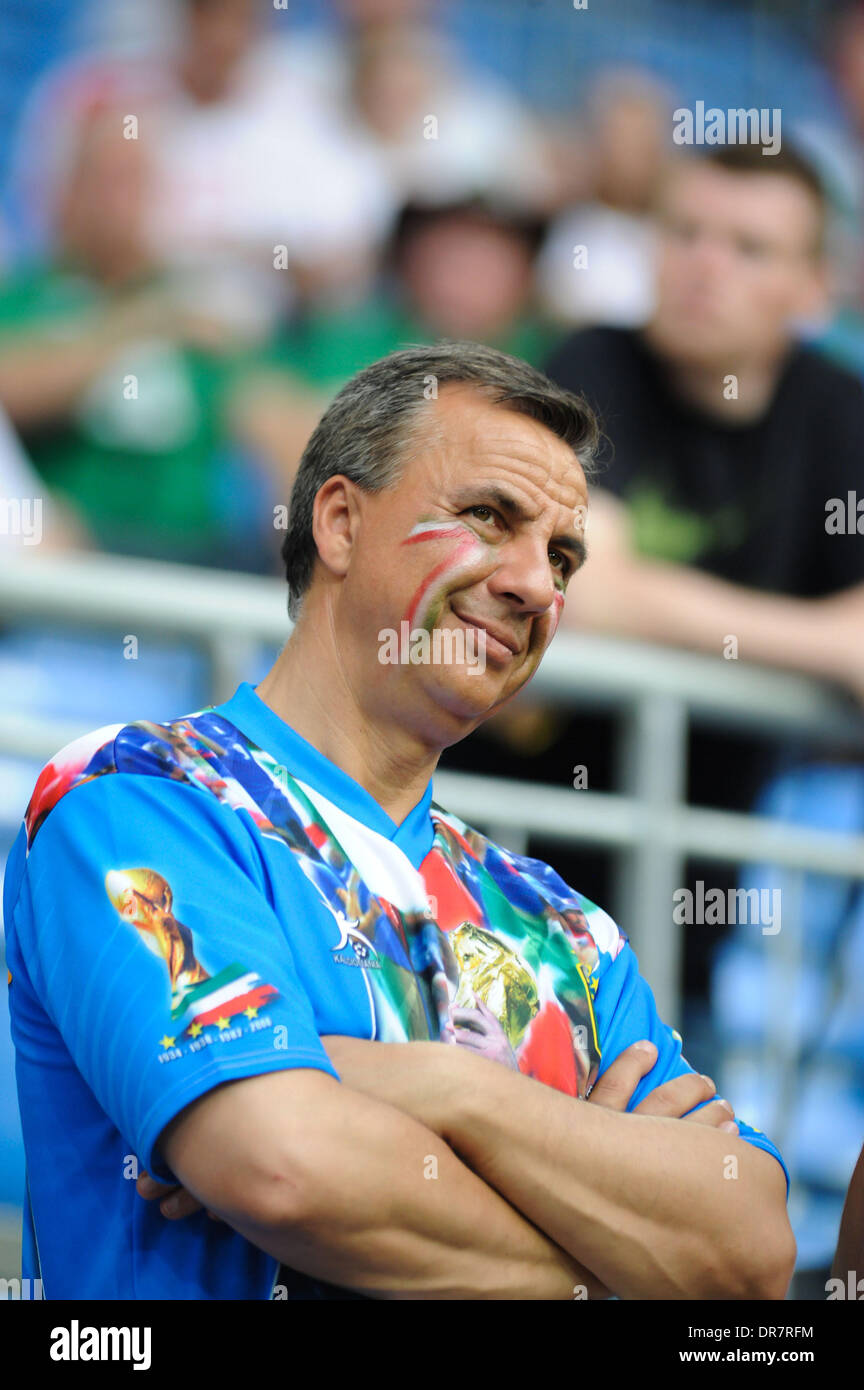 Atmosphere Italian and Irish fans attending the European Championship ...