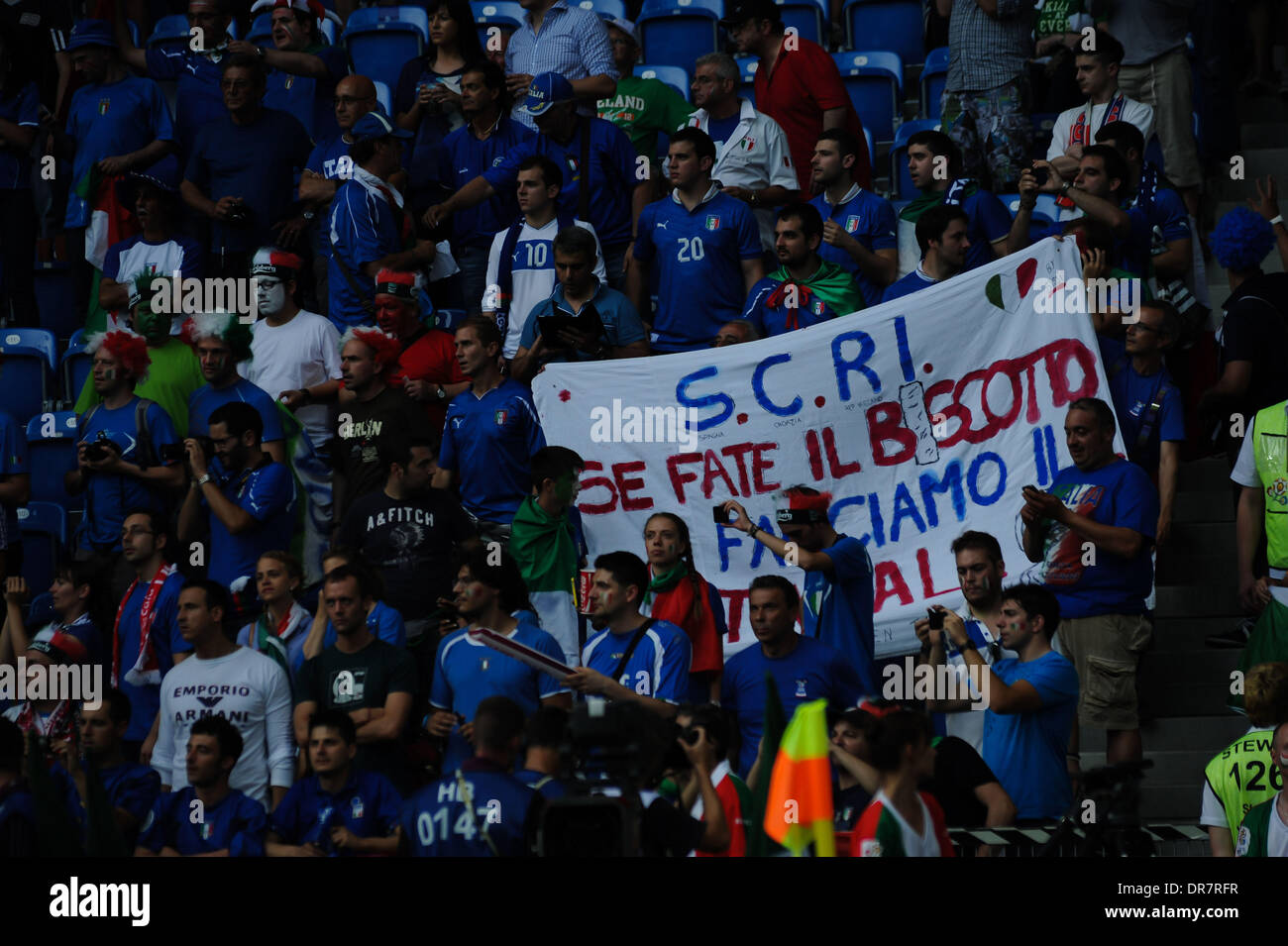Atmosphere Italian and Irish fans attending the European Championship ...