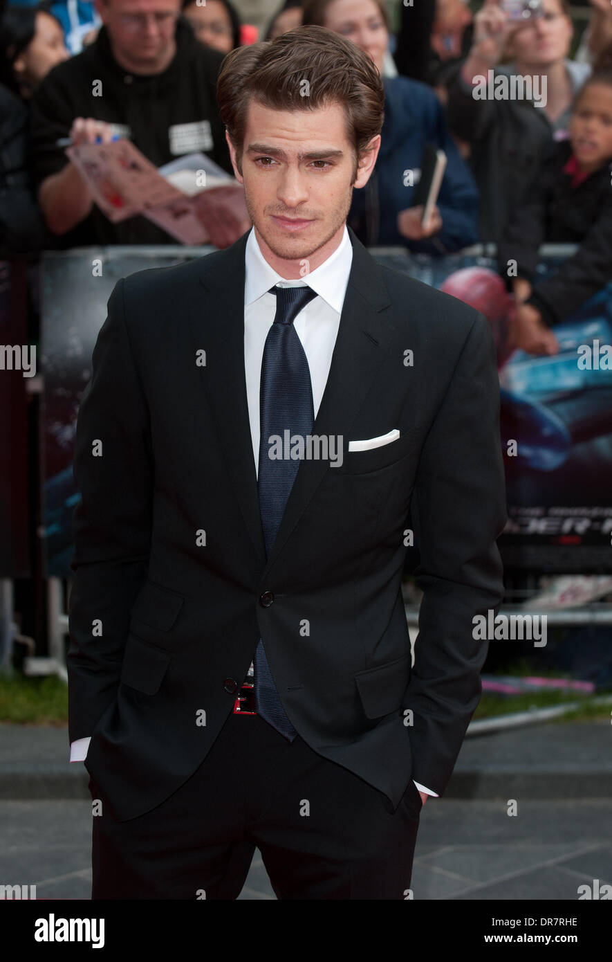Andrew Garfield arriving at the Amazing Spider-Man premiere at the ...
