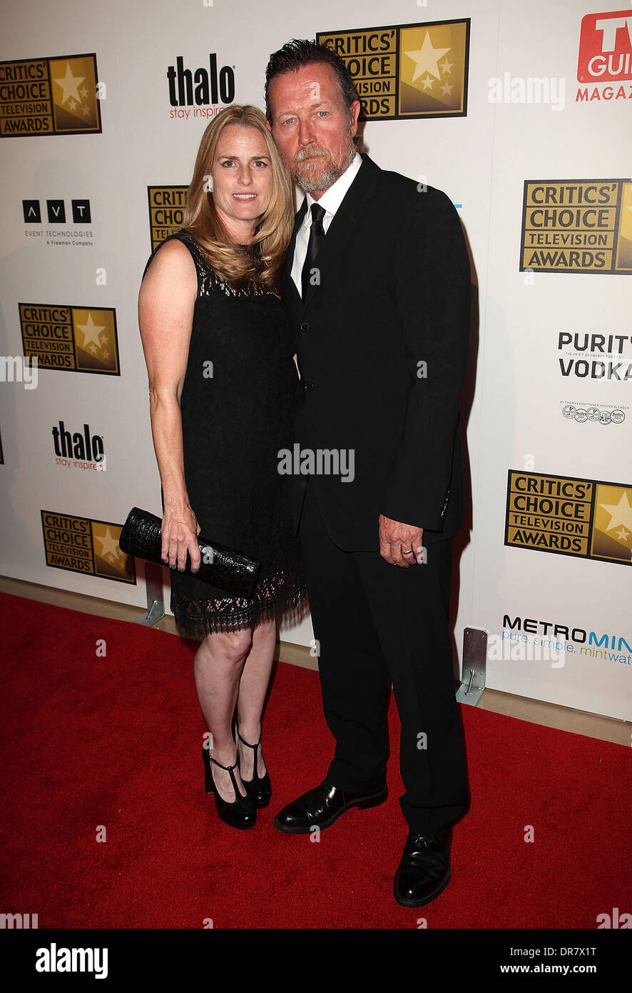 Barbara Patrick (L) and actor Robert Patrick Broadcast Television ...