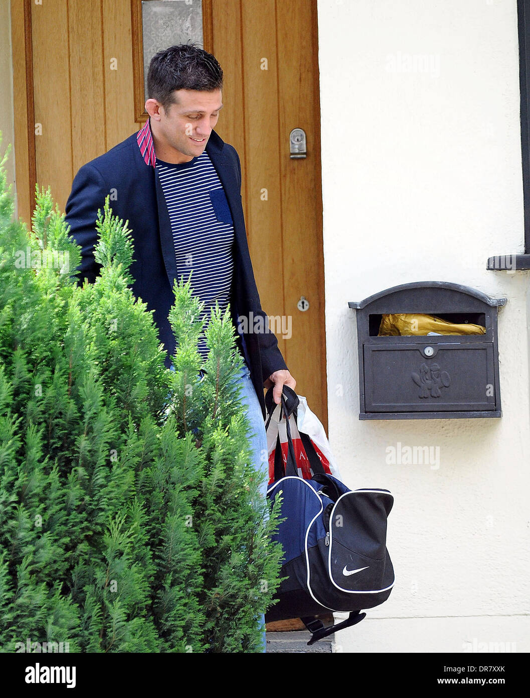 Alex Reid leaving his house following the birth of his daughter on ...