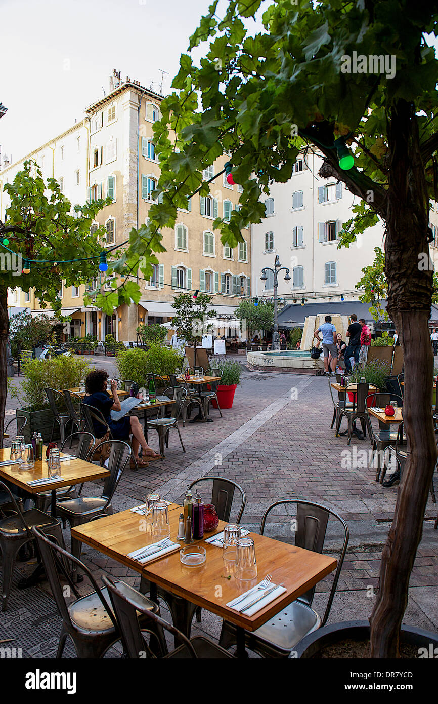 Outdoor café, Marseille, France Stock Photo - Alamy