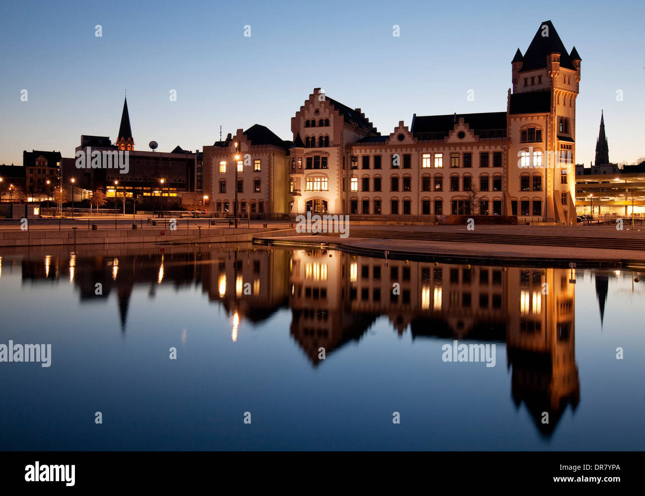 Hörder Burg Castle reflected in Phoenix Lake, Dortmund, North Rhine ...