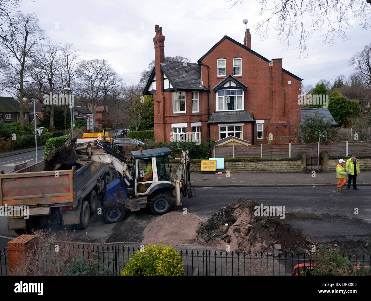 Rubble lorry hi-res stock photography and images - Alamy