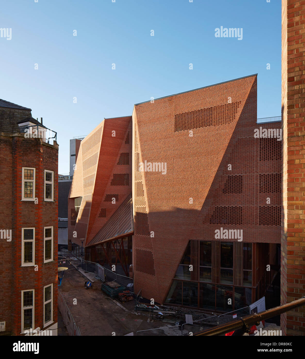 London School of Economics, Saw Swee Hock Students’ Centre, London ...