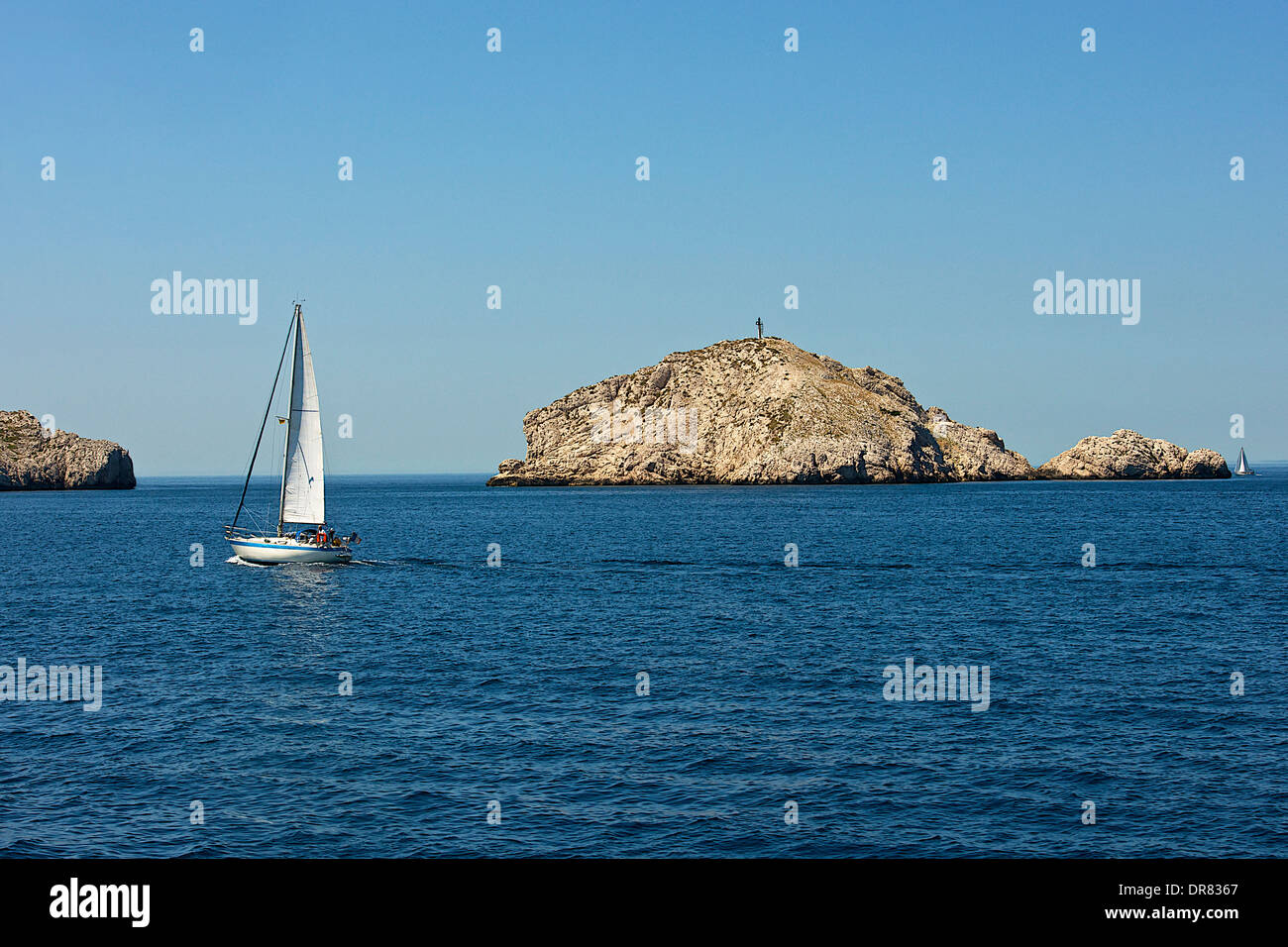 Sailing across hi-res stock photography and images - Alamy
