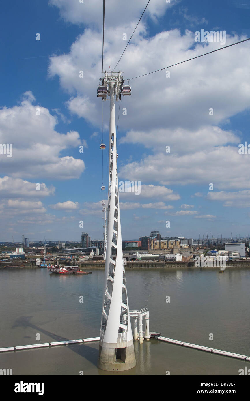Thames Cable Car River Crossing Stock Photo - Alamy