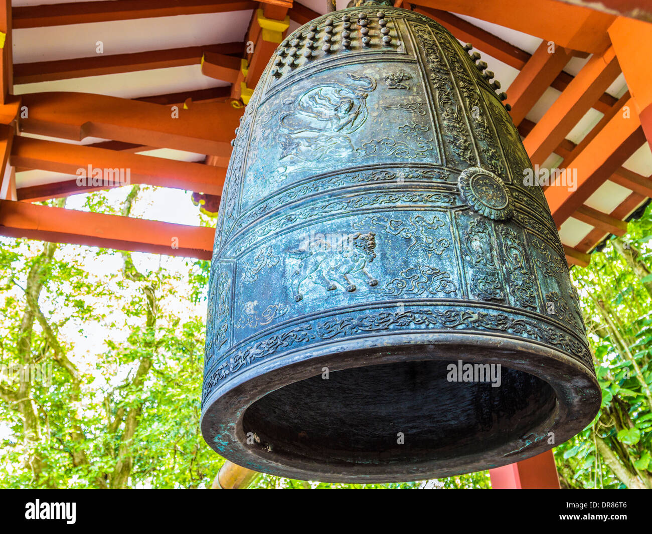 Bon-Sho (sacred bell) , a 5-foot high, 3-ton brass bell that hangs in ...