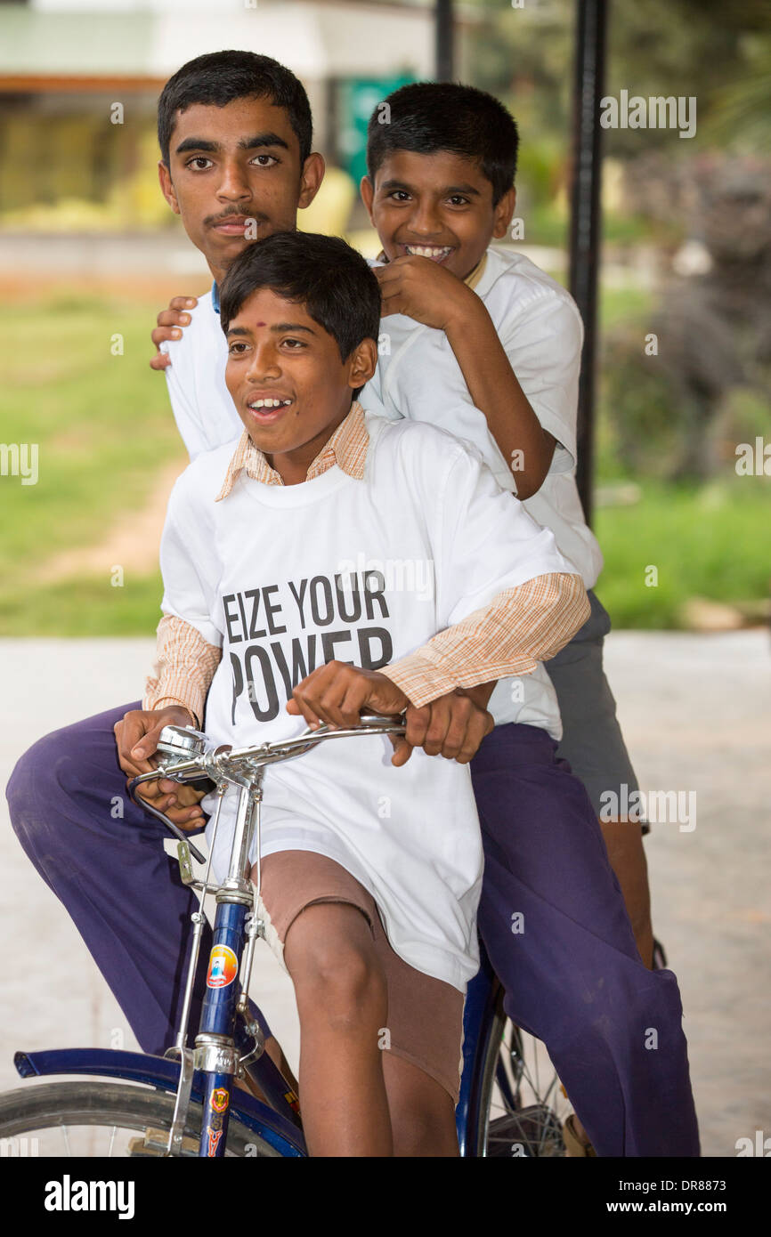 Wwf campaign hi-res stock photography and images - Alamy