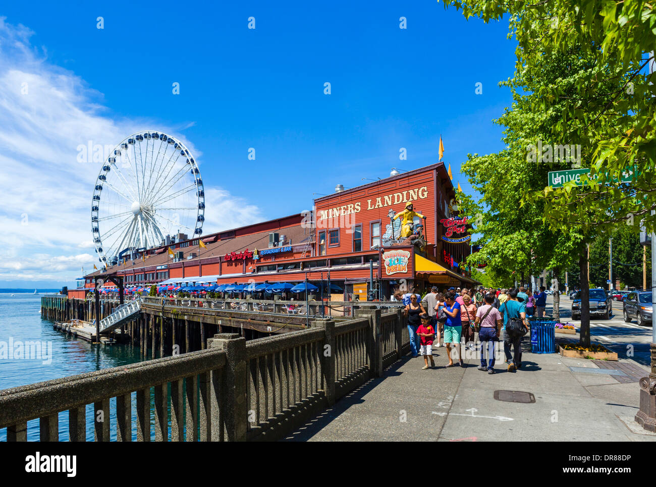 The Seattle waterfront looking towards Miners Landing on Pier 57 ...