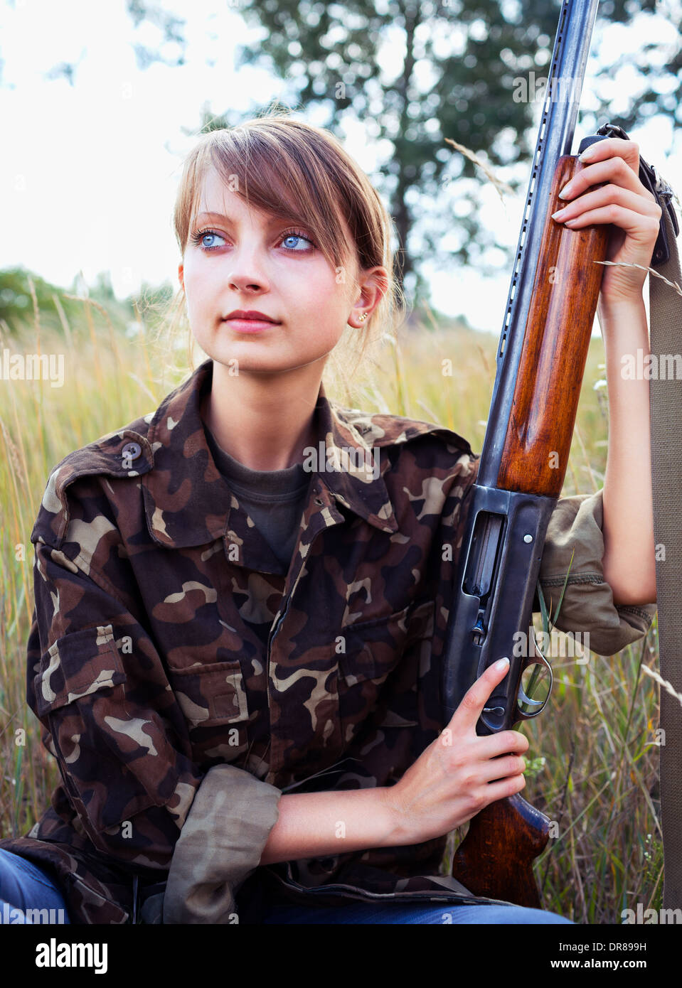 Shotgun in nature hi-res stock photography and images - Alamy