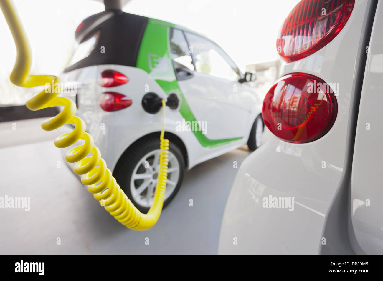 Electric vehicle charge hi-res stock photography and images - Alamy