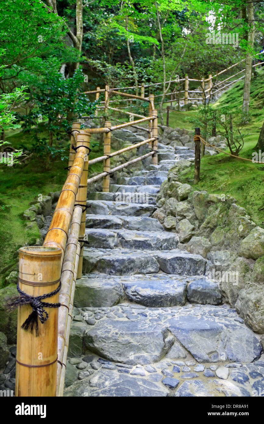 Bamboo railings in the landscaped Zen garden of Ginkaku-ji Temple ...