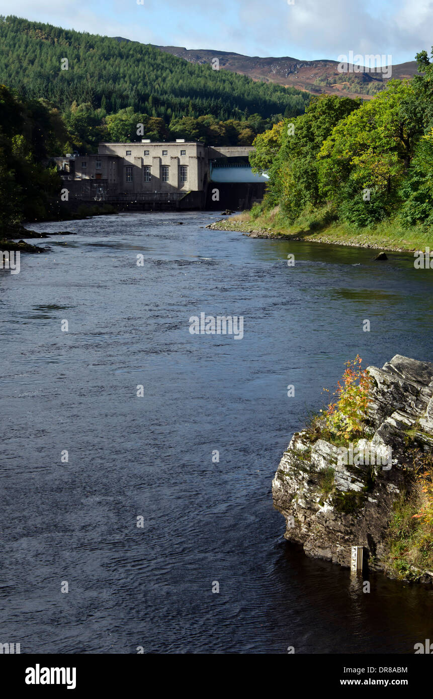 Pitlochry suspension bridge hi-res stock photography and images - Alamy