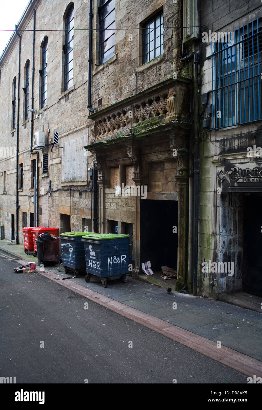 Rubbish Bins Alleyway High Resolution Stock Photography and Images - Alamy