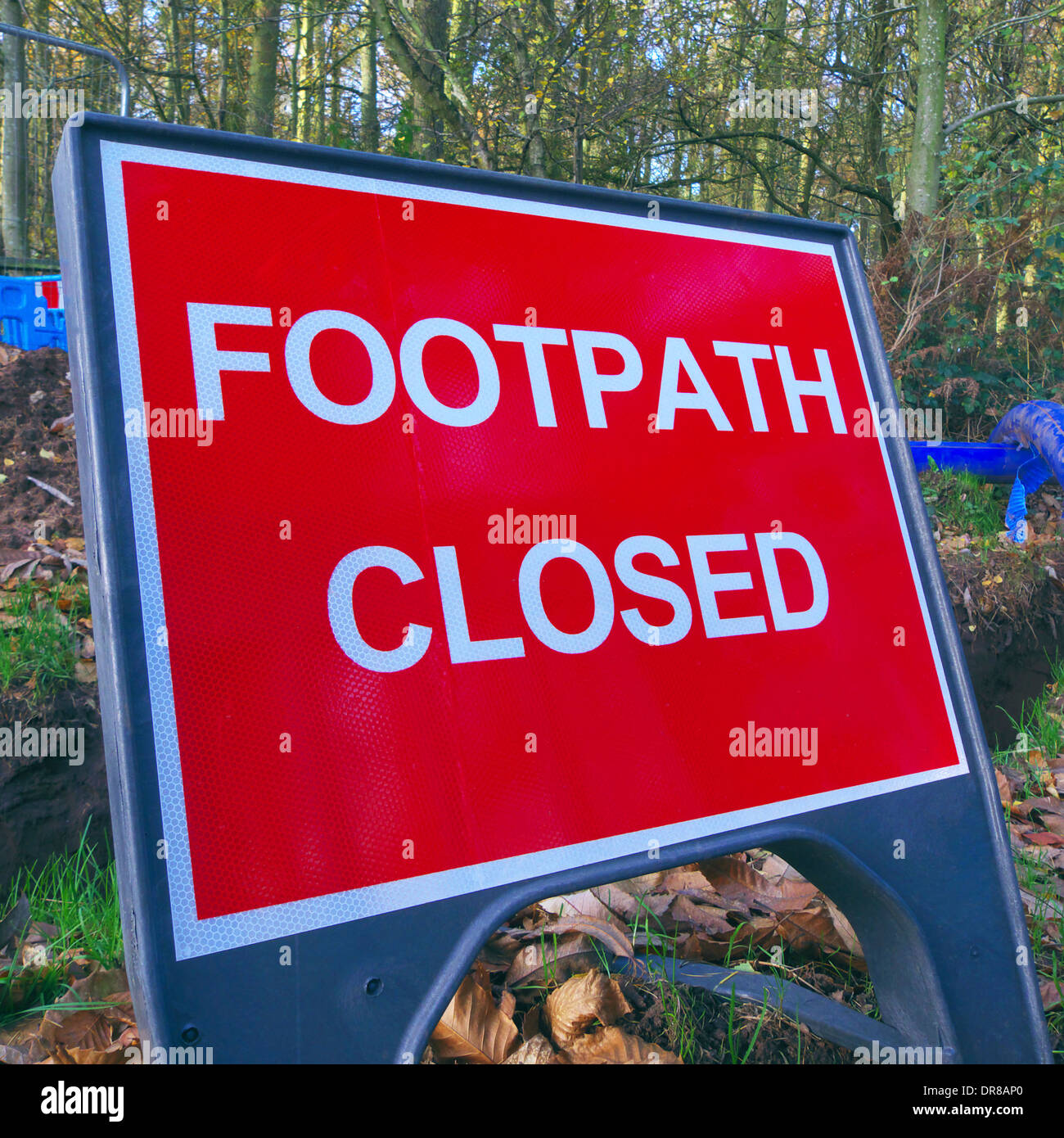 Footpath Closed Warning Sign Stock Photo - Alamy Footpath Closed Warning Sign Stock Photo - Alamy