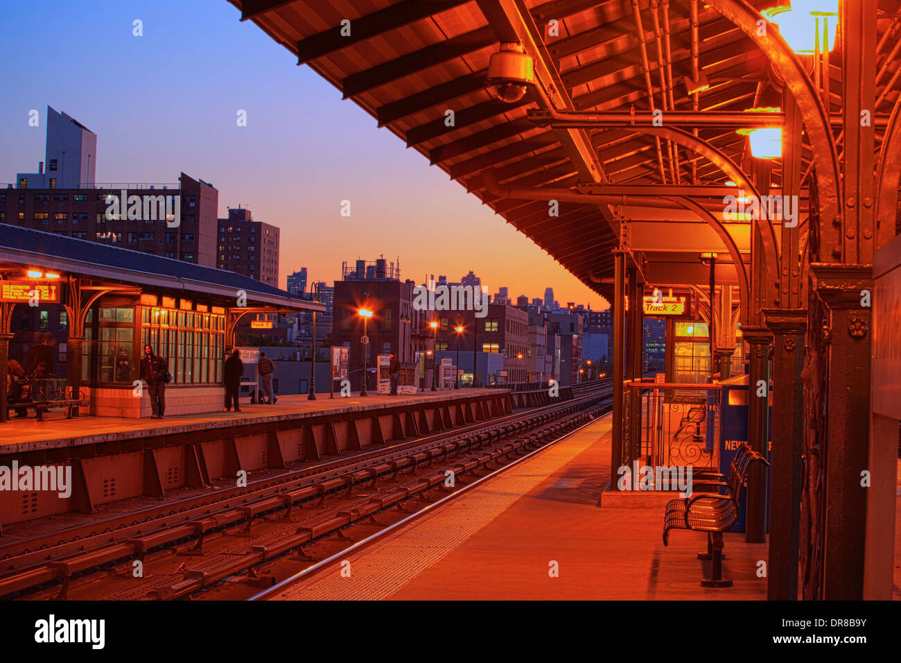 Harlem 125 street metro north train station hi-res stock photography ...