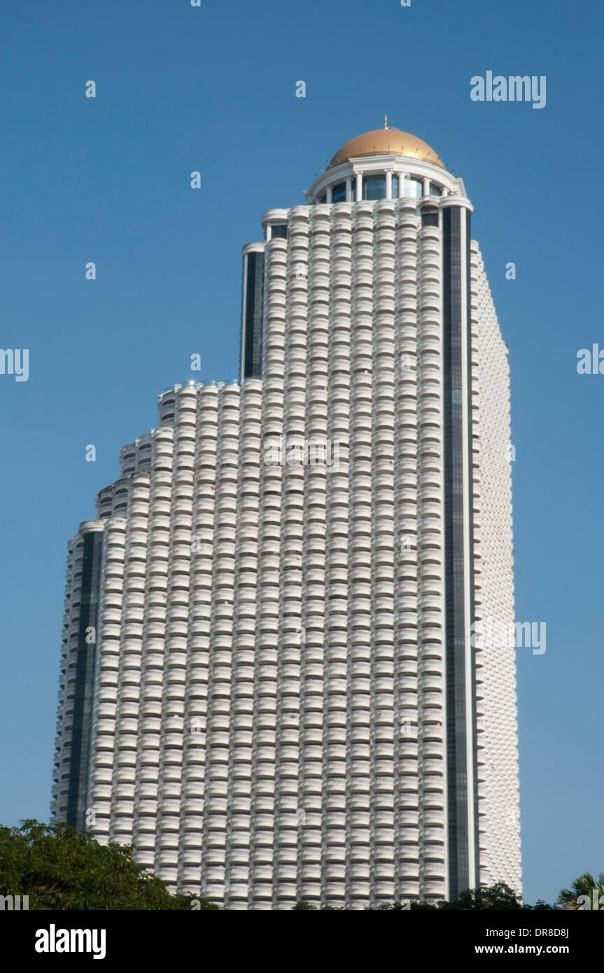 Lebua state tower bangkok hi-res stock photography and images - Alamy