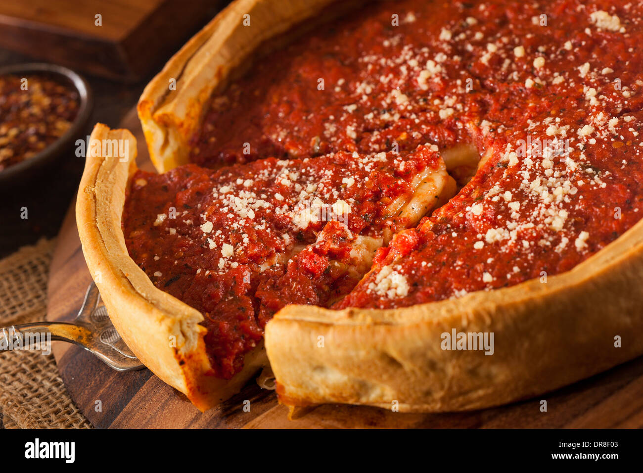 Chicago Style Deep Dish Cheese Pizza with Tomato Sauce Stock Photo - Alamy