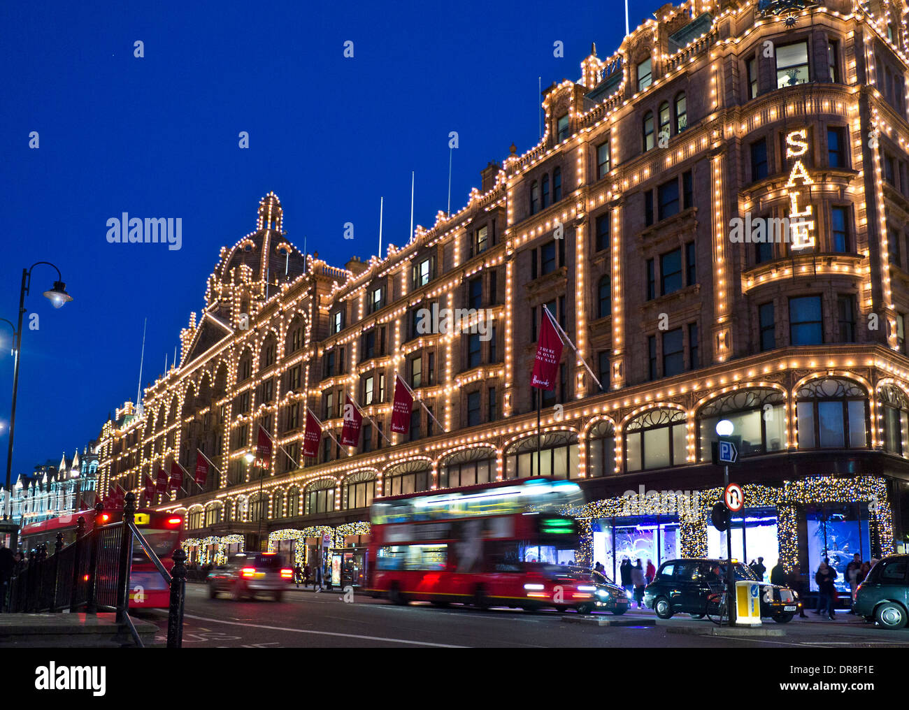 Harrods London Sign High Resolution Stock Photography and Images - Alamy