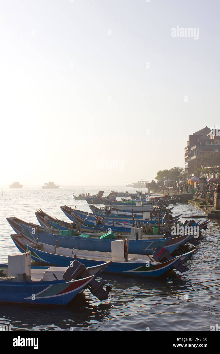 Floating mooring boat hi-res stock photography and images - Alamy