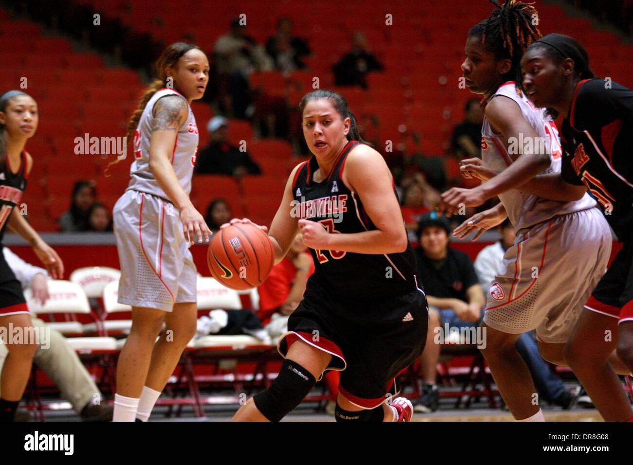 Houston, Texas, USA. 21st Jan, 2014. JAN 21 2014: Louisville guard ...