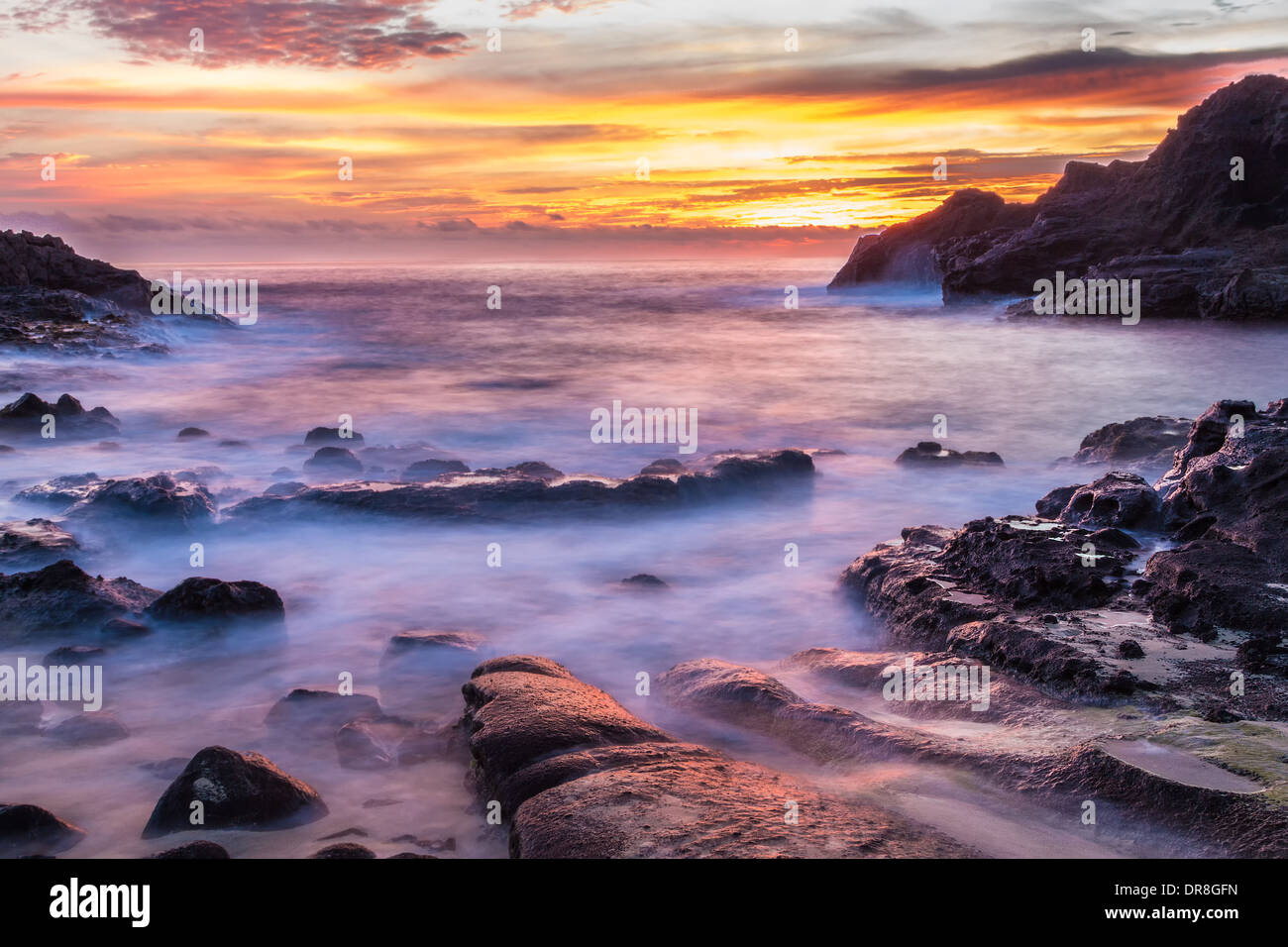 Halona beach cove hi-res stock photography and images - Alamy