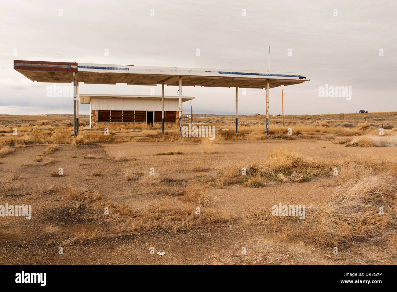 Interstate gas station hi-res stock photography and images - Alamy