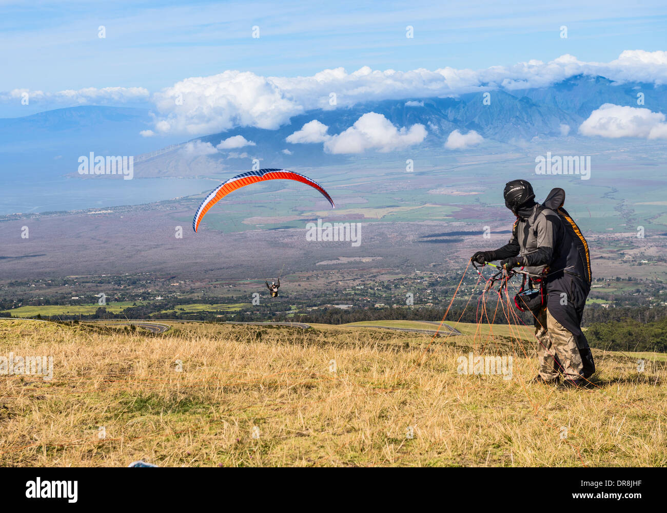Hang gliders taking off high hi-res stock photography and images - Alamy