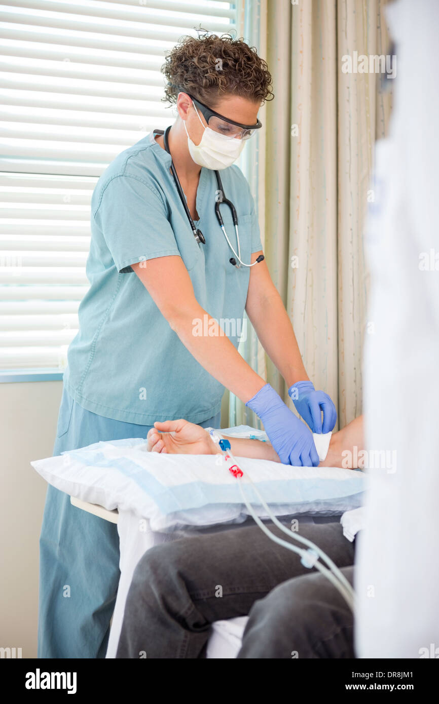 Dialysis Treatment in Hospital Stock Photo - Alamy