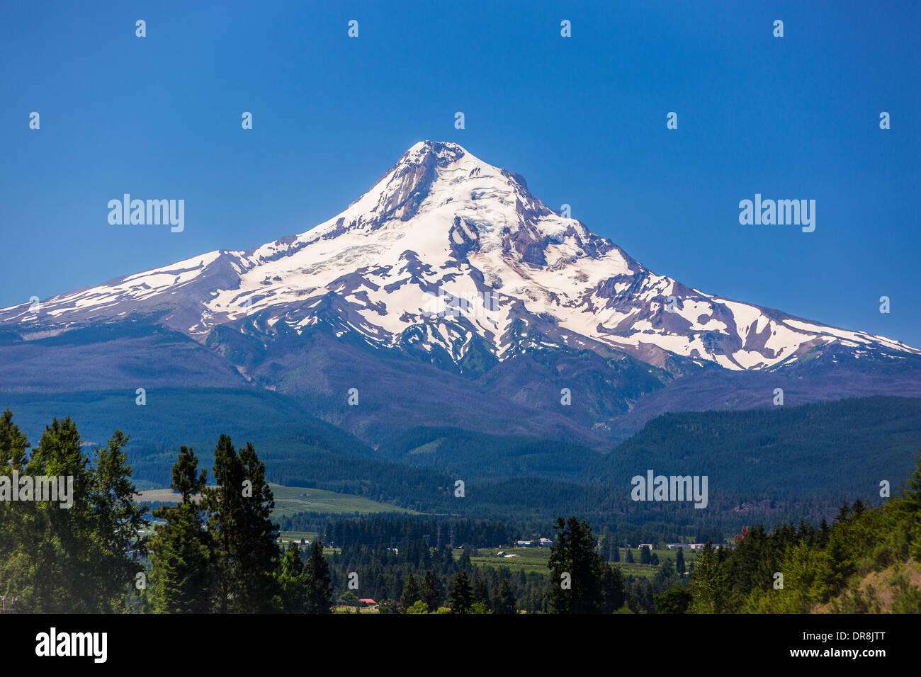 Oregon volcanoes hi-res stock photography and images - Alamy