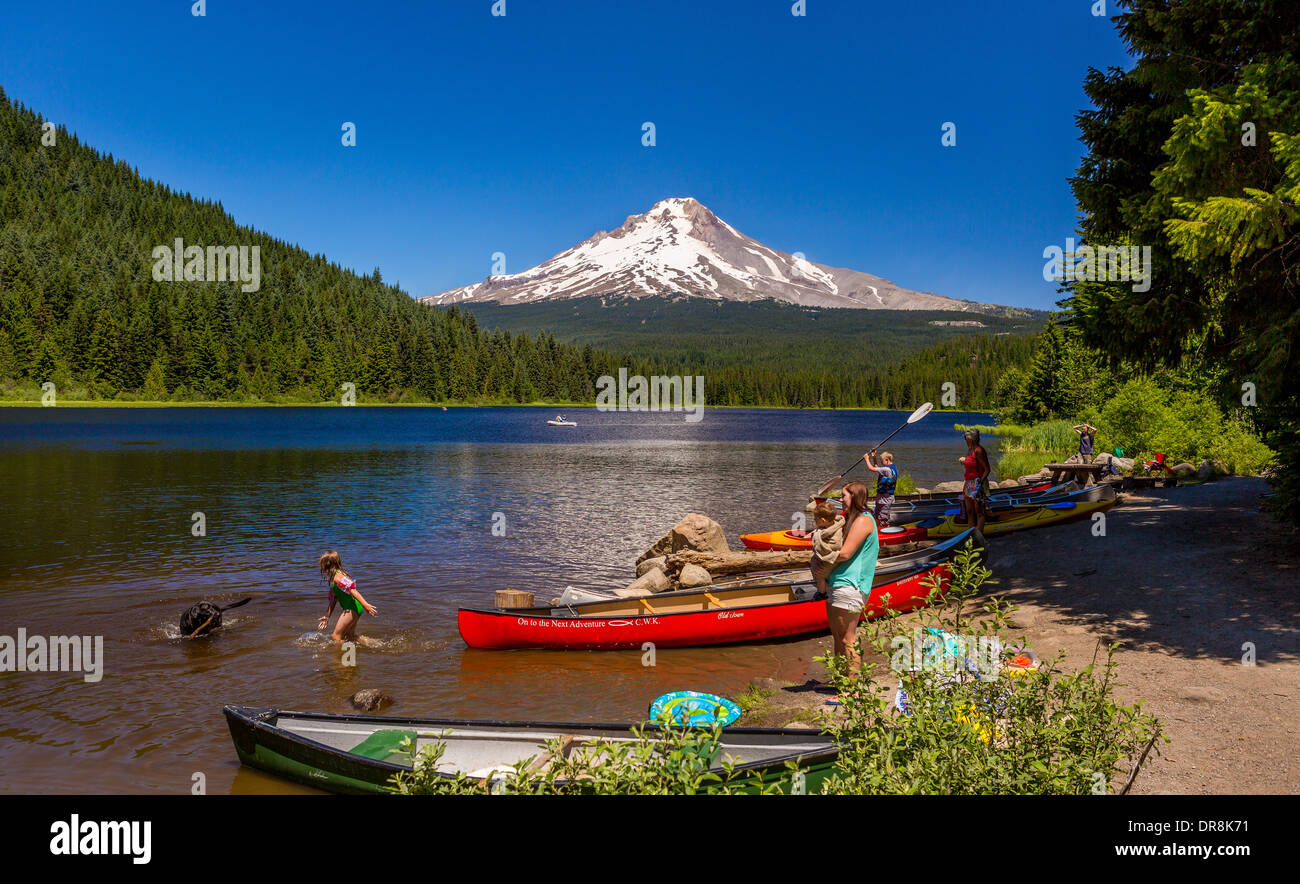 Kayak kayaks hi-res stock photography and images - Alamy