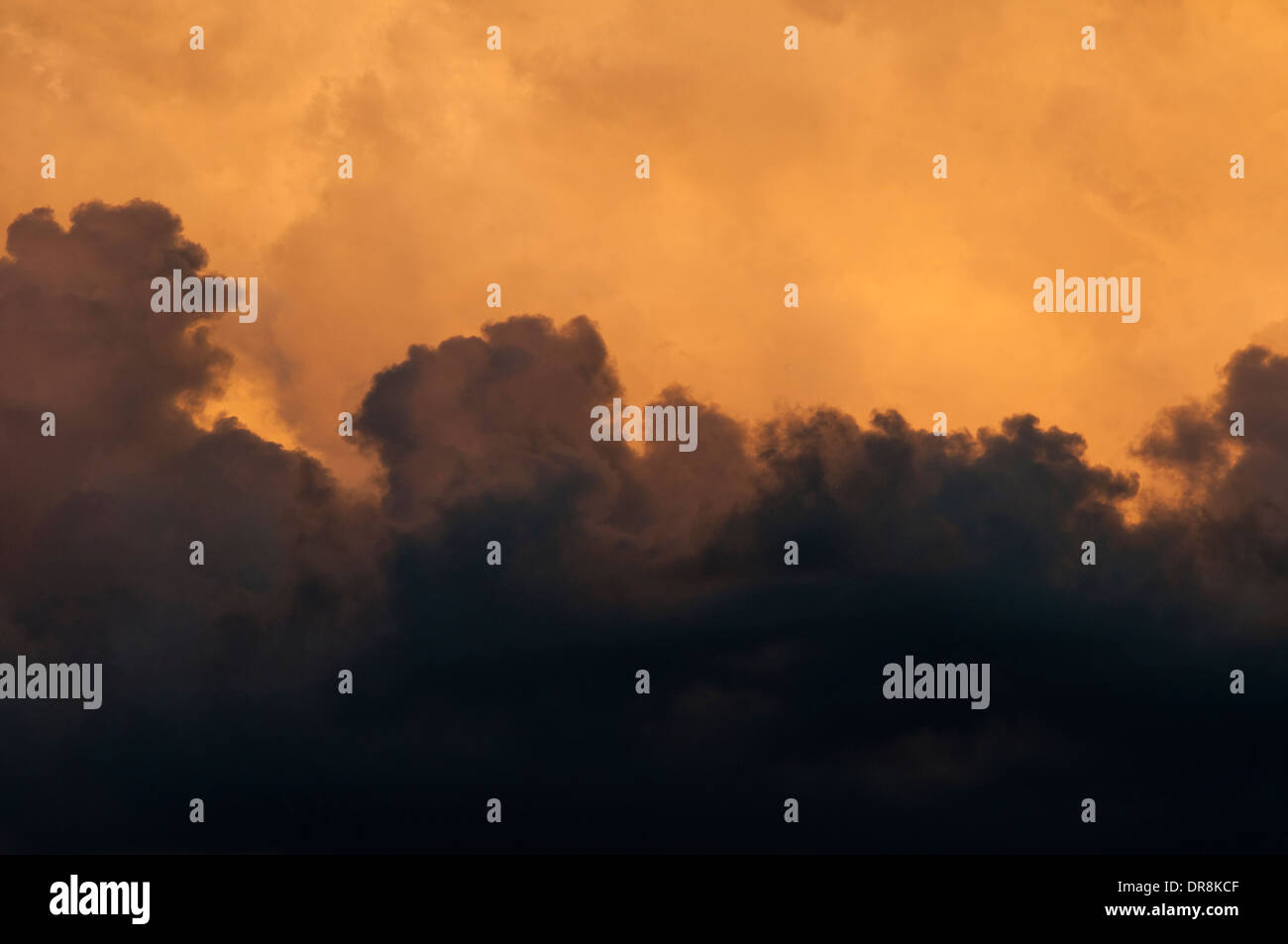 Thunderhead clouds hi-res stock photography and images - Alamy