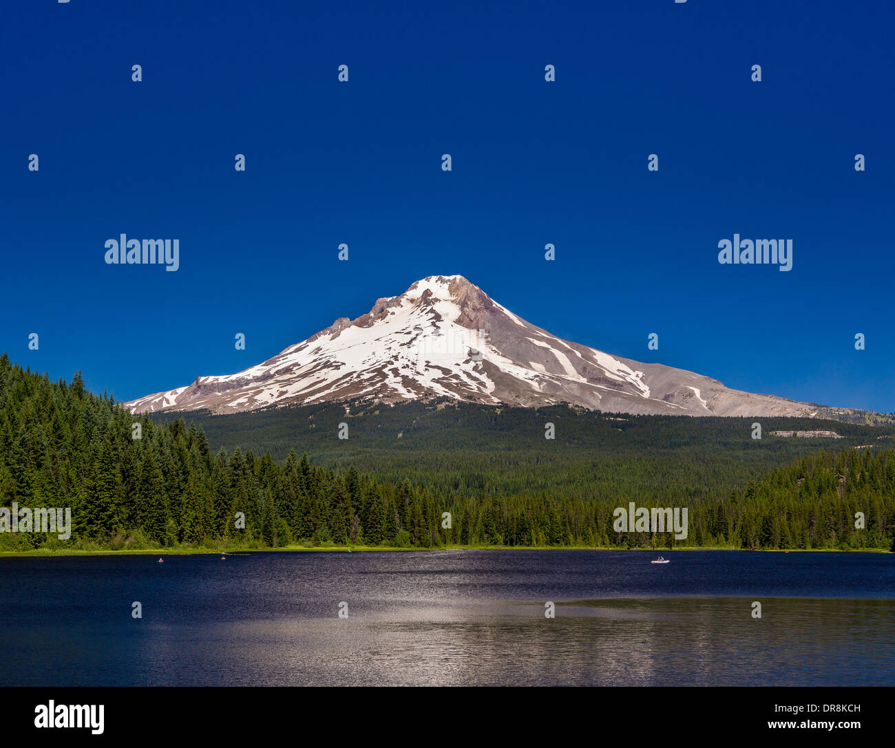 GOVERNMENT CAMP,OREGON, USA - Mount Hood and Trillium Lake Stock Photo ...