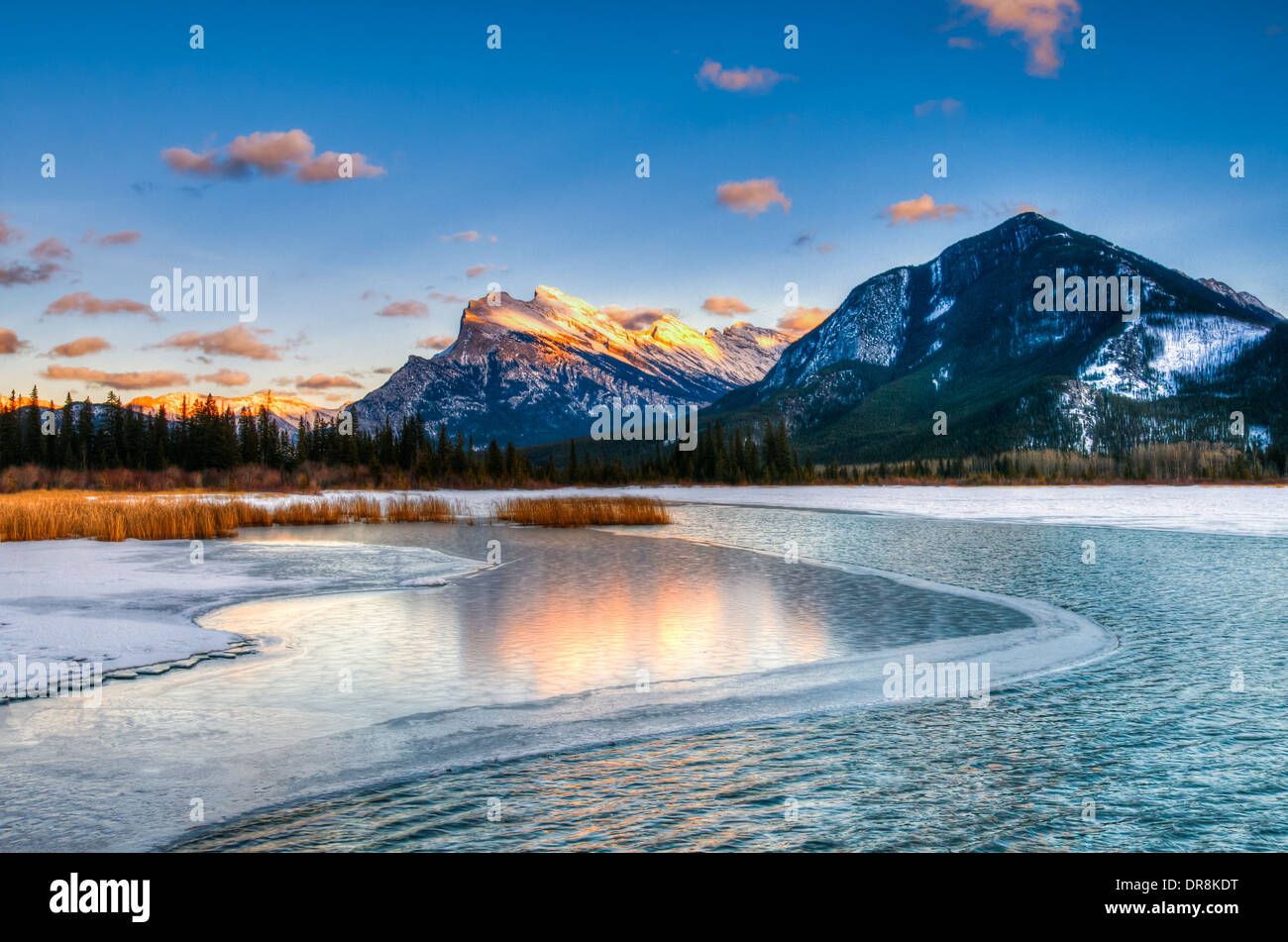 Banff and mount rundle and ski hi-res stock photography and images - Alamy