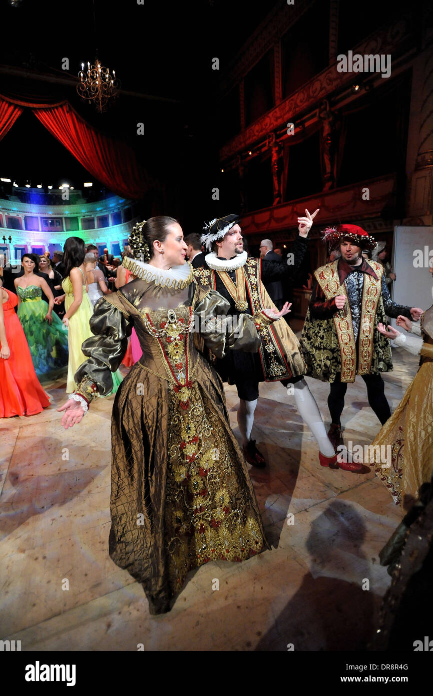 At the opera ball hi-res stock photography and images - Alamy