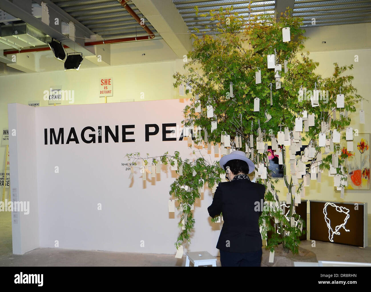 Yoko ono wish tree installation hi-res stock photography and images - Alamy