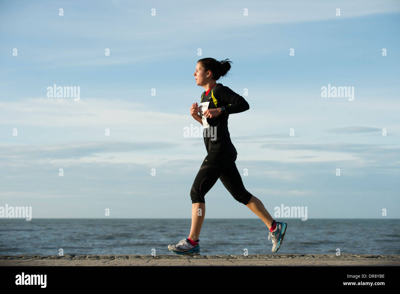 Female race runners hi-res stock photography and images - Alamy