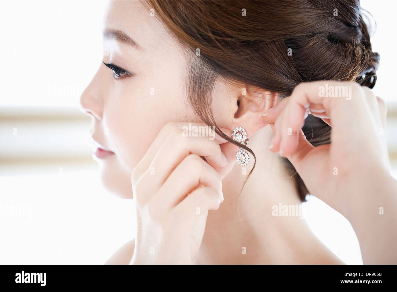 Pinning a dress hi-res stock photography and images - Alamy