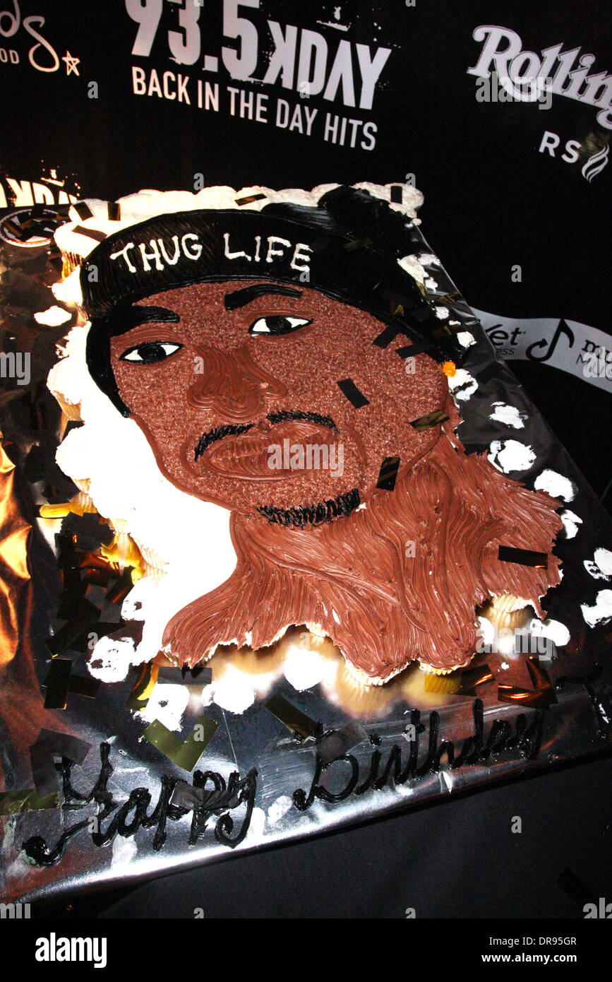 Tupac Shakur birthday cupcakes A new wax figure of music icon Tupac ...