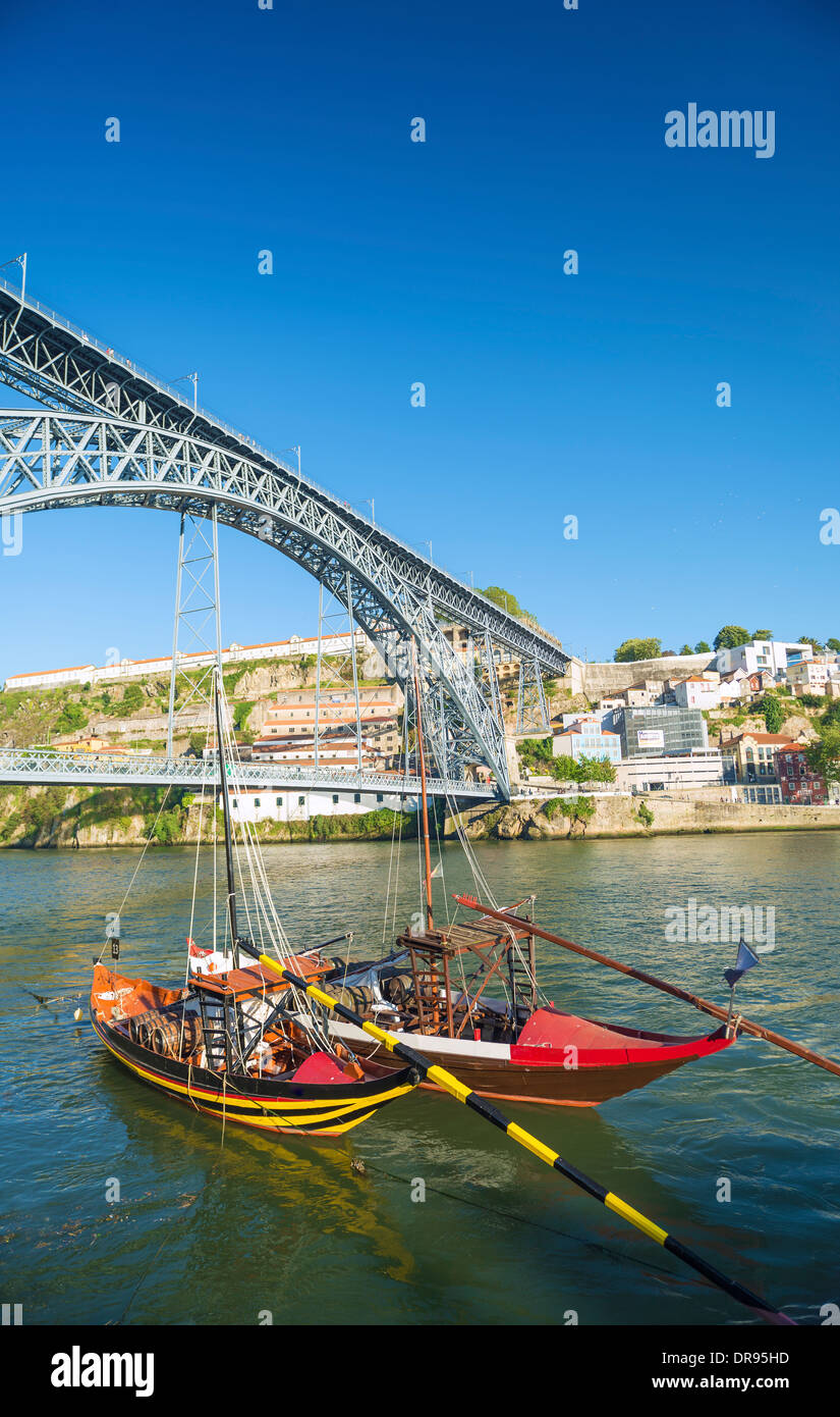 Dom luis bridge in porto hi-res stock photography and images - Alamy