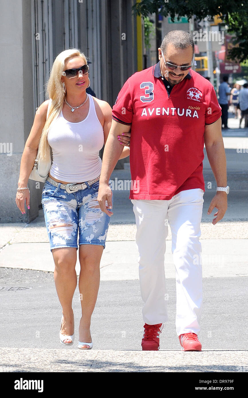 Coco Austin and Ice-T aka Tracy Marrow shopping in Soho during a heat ...