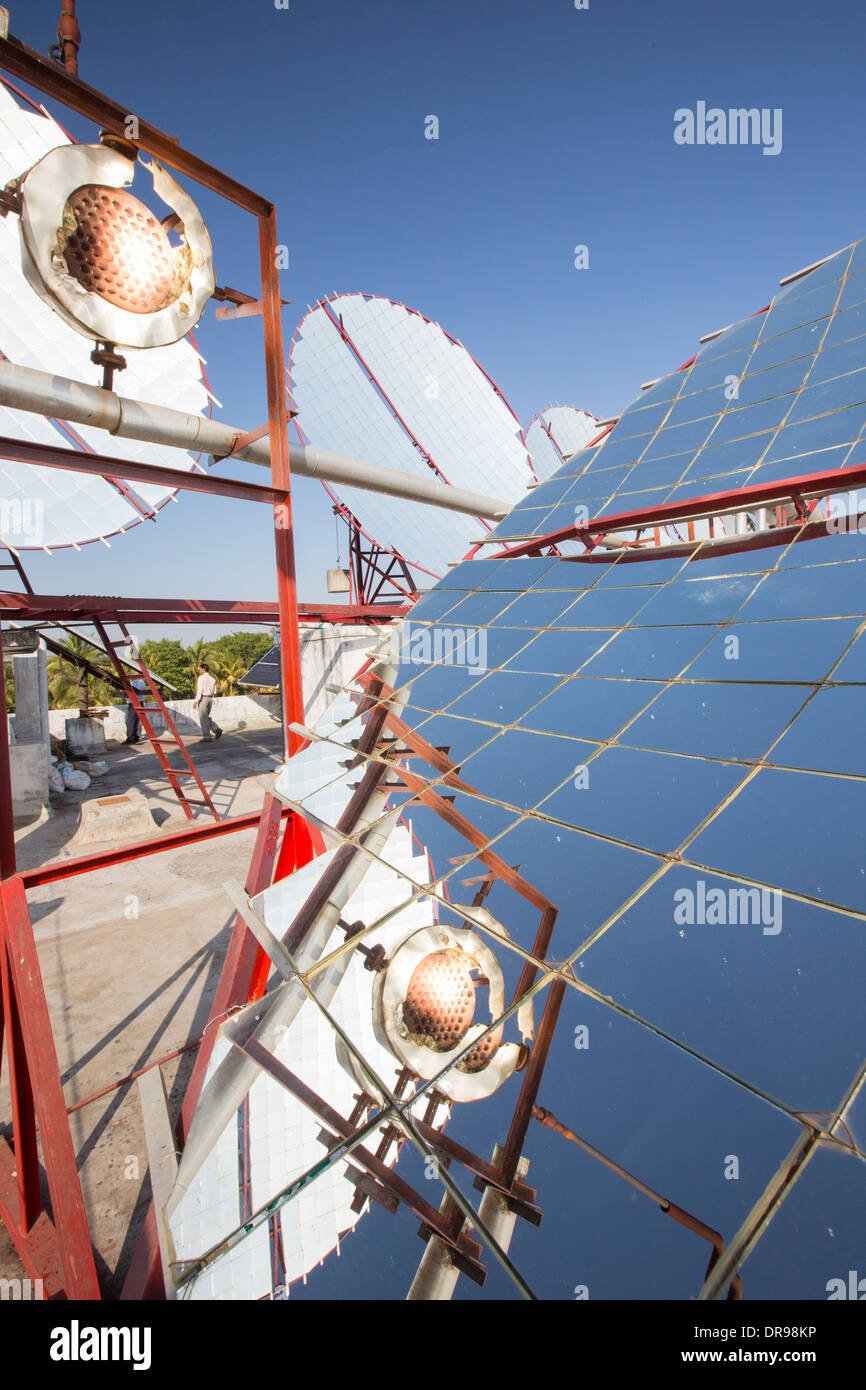 Solar cooker at the Muni Seva Ashram in Goraj, near Vadodara, India ...