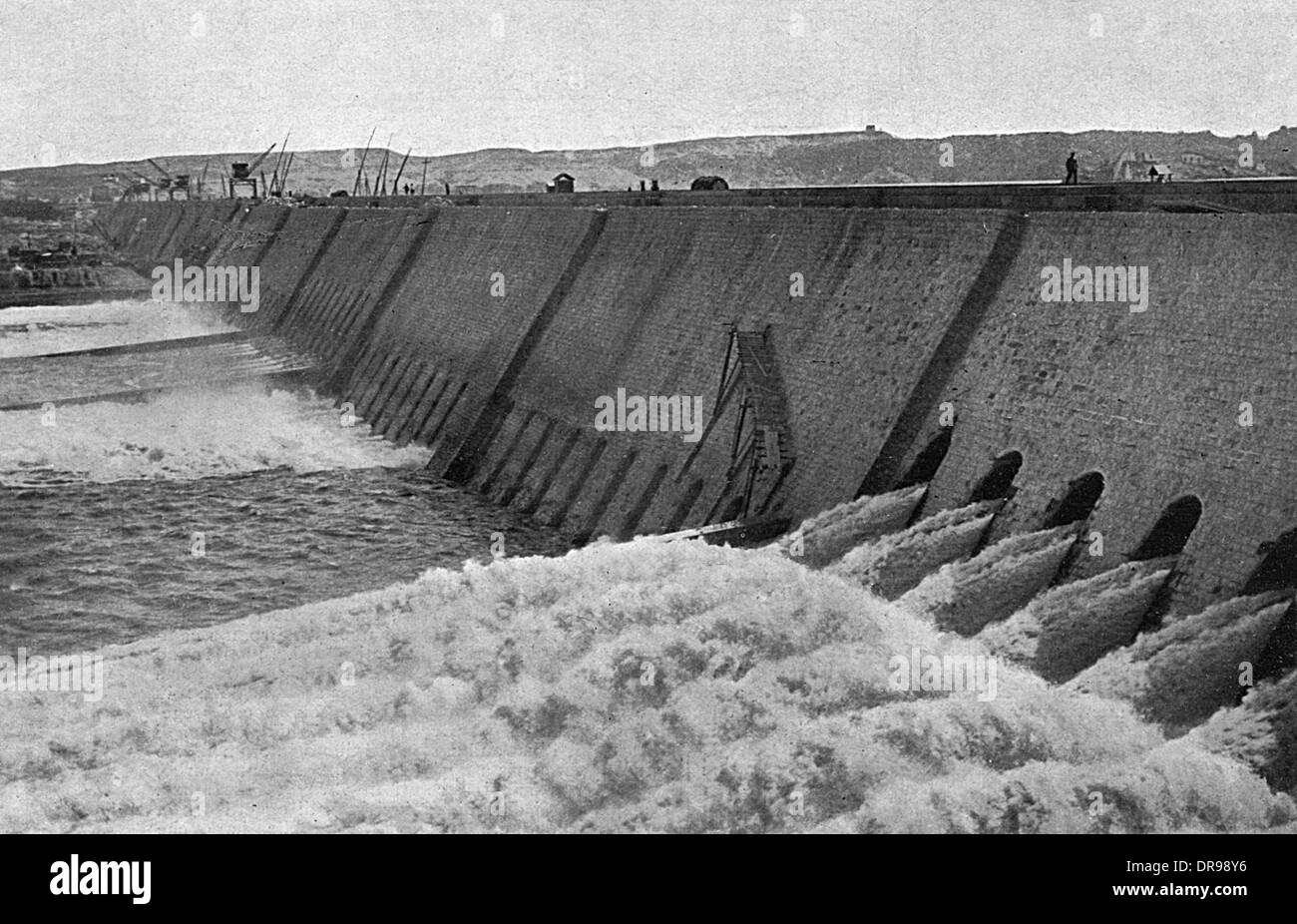 Aswan dam historical hi-res stock photography and images - Alamy