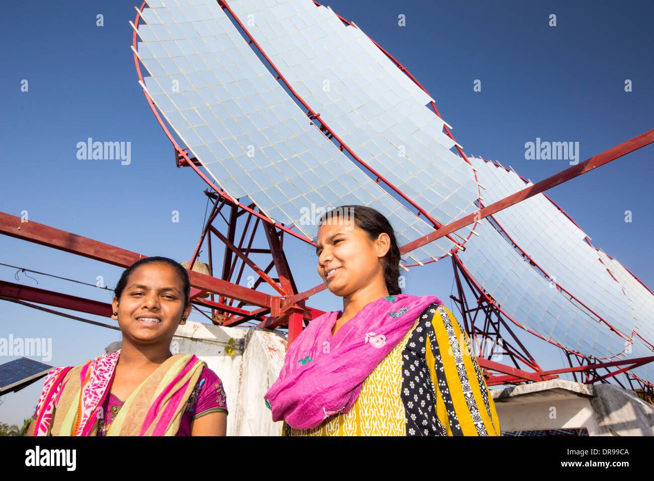 Solar Cooker India High Resolution Stock Photography and Images - Alamy
